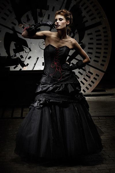 Victorian Gothic Raeynesong