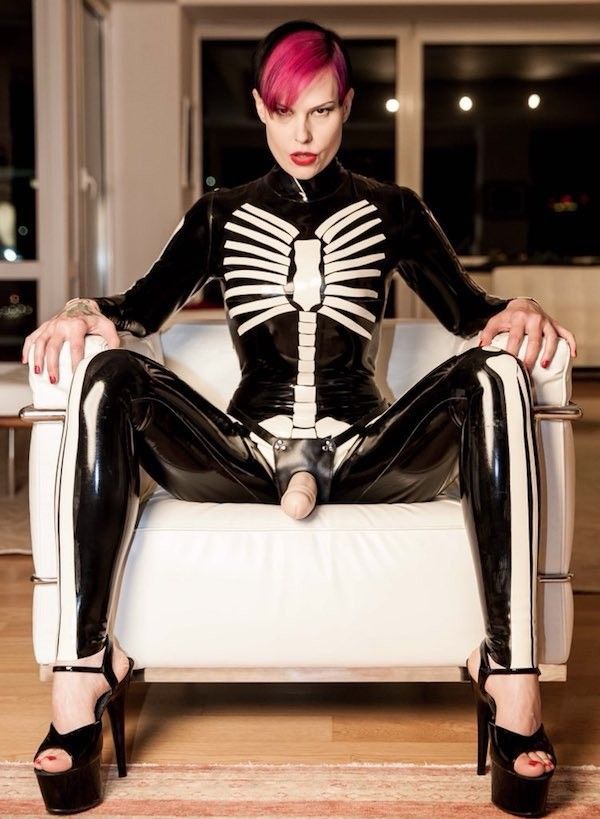 Mistress Natalie Hogspy