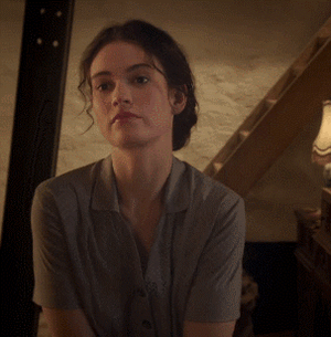 Bellaluxuria Lily James