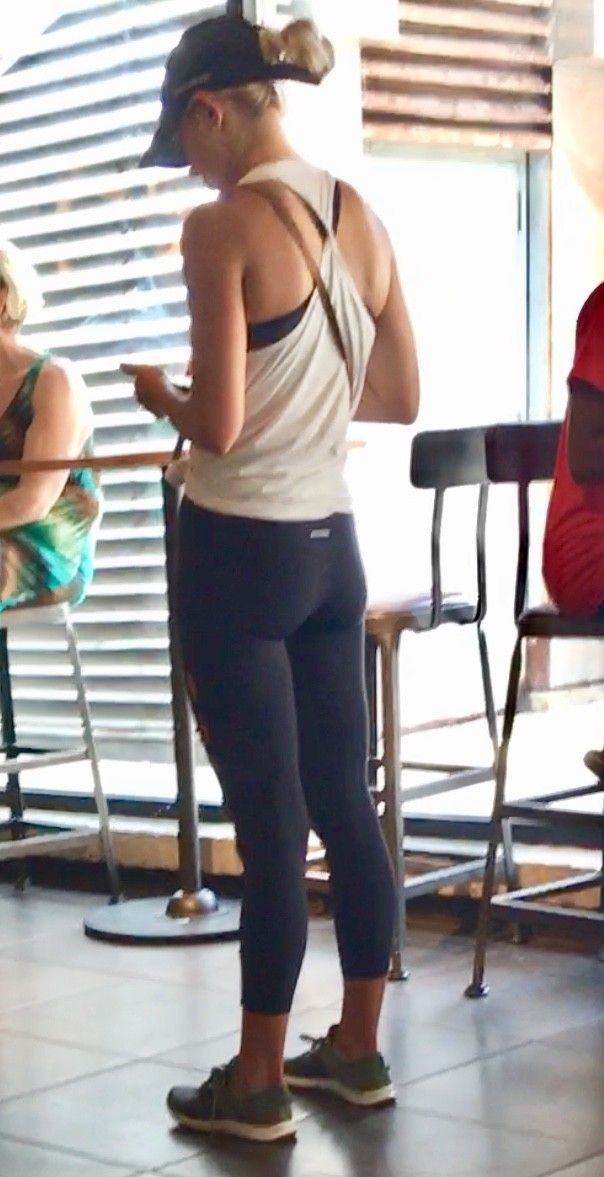 Jogger At Starbucks Sadielexxxington 6368