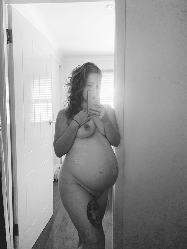 Belly Bump Ethotgallery 2972