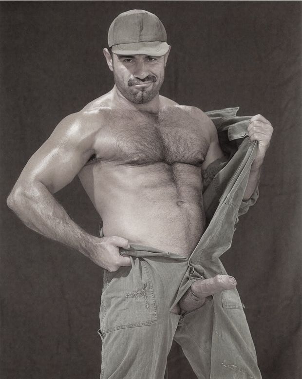 Bear Daddy Phnix
