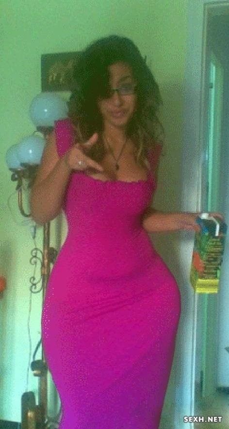 Толстожопые телки голышом и в обтягивающей одежде Pic