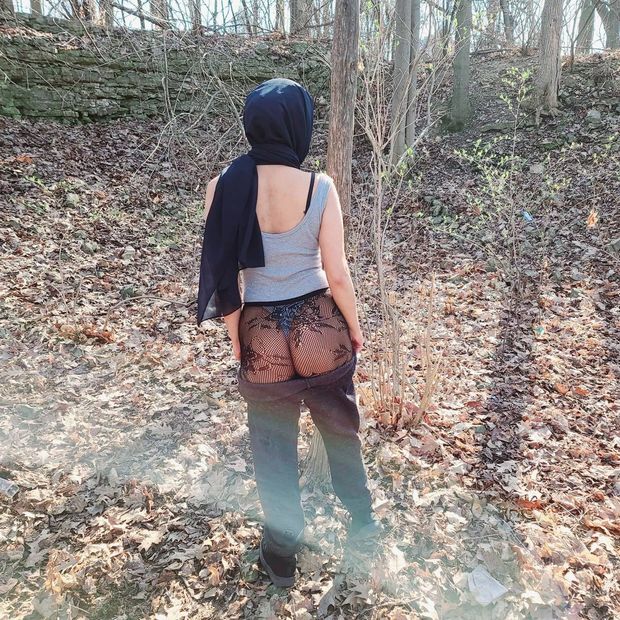 Hijab Ass Outdoor Detlefspank