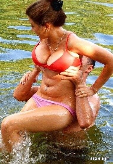 Foto De Оголяя прелести мамки призывают потрахаться