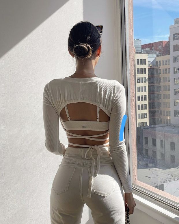 Cindy Mello From The Back Chattelagratte