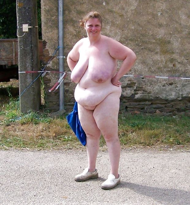 Sexy Bbw Standing Outside Tdfox
