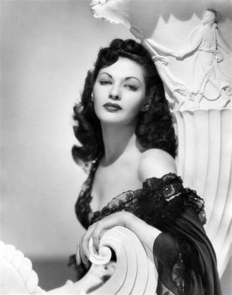 Yvonne De Carlo As Lily Munster 06 Kennyt 2165