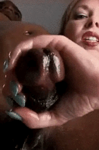 Pov Handjob Lezzamoures