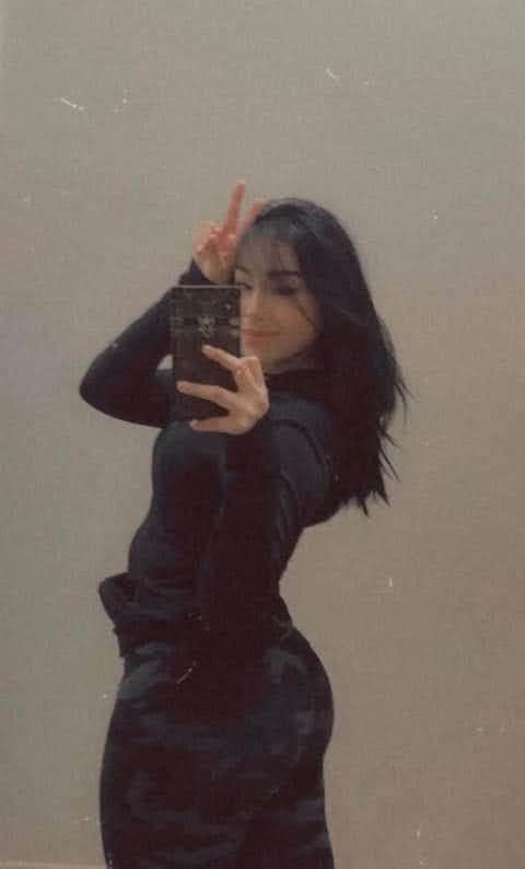 She Fits All That In A Hyundai Genesisshe Sauceross