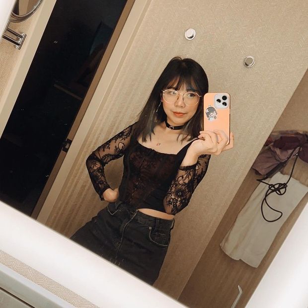 Llilypichu Streamer Wearing All Black Prk6942