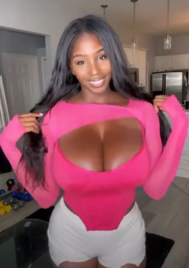 Ellie Mae Pink Top Cleavage Male43can
