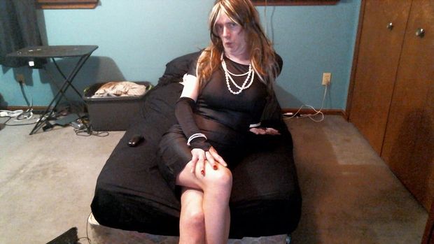 Gurl And Her Pearls Pic