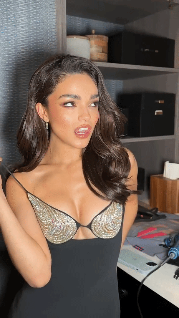 Rachel Zegler Faradenza